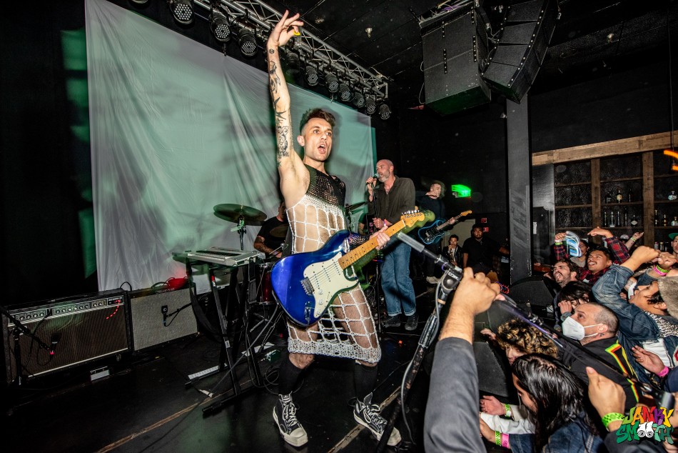 Le concert de Ceremony à l'Outbreak Fest est la meilleure chose que ...