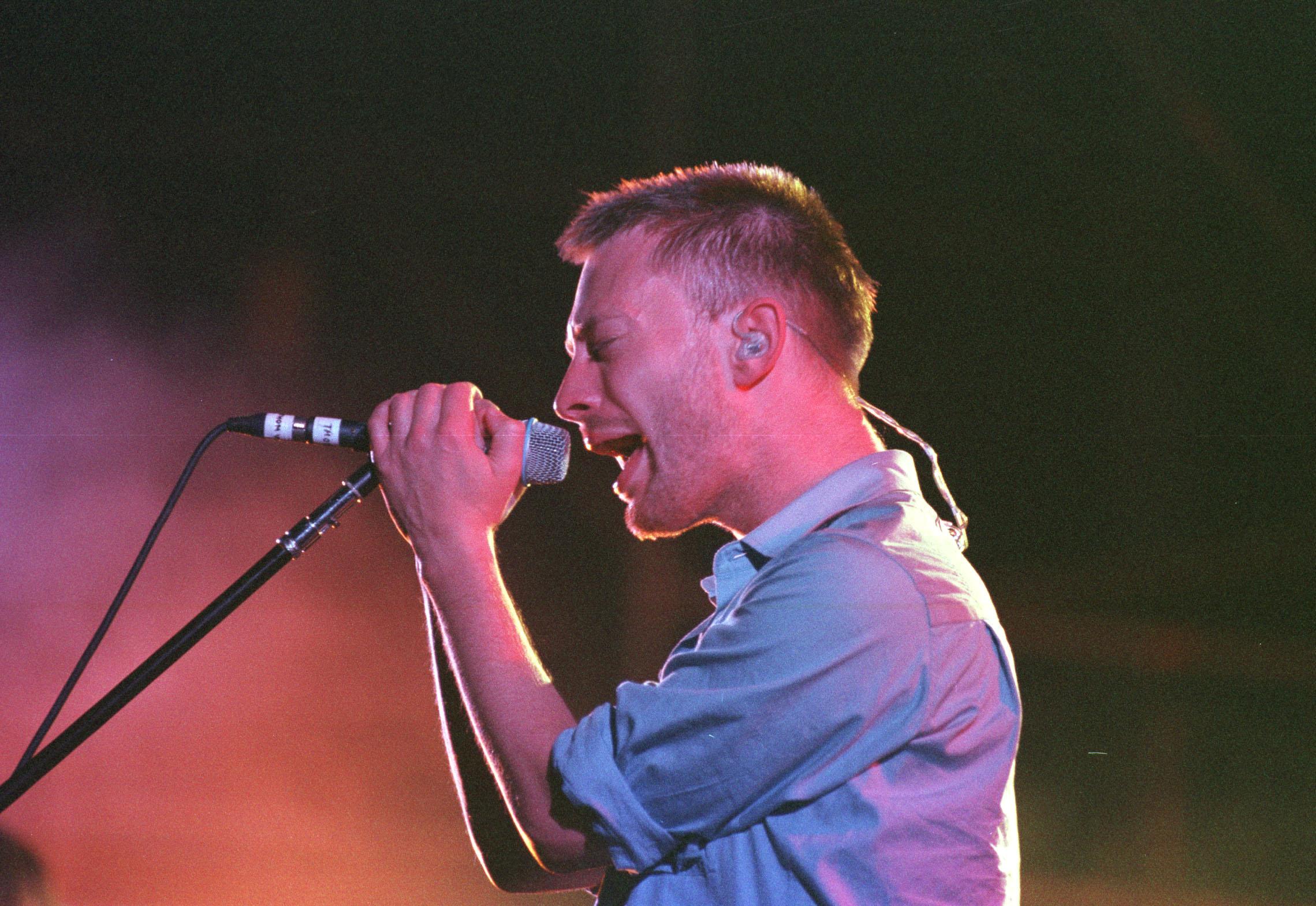 Radiohead publie 54 minutes d'un live rarissime capté en 2000 sous un ...